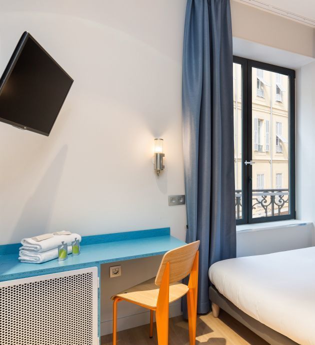 Hostel Ozz Nice France | Youth Hostel French Riviera | Up to 10% off